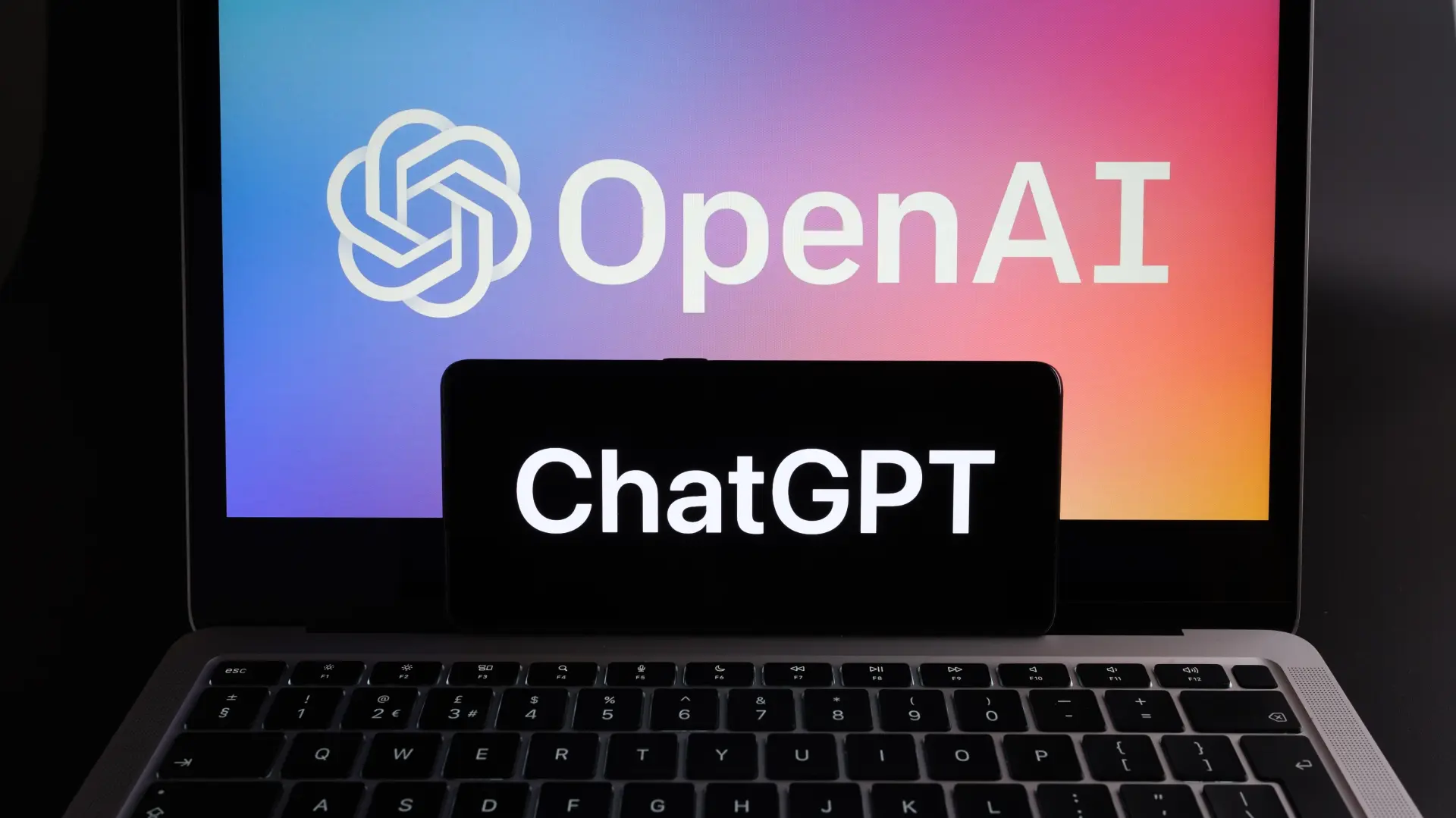 Mora i da se zaradi: Open AI razmatra mogućnost uvođenja reklama u Chat GPT